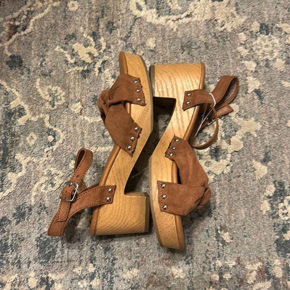 Universal Thread | Shoes | Universal Thread Clog Sandal | Poshmark